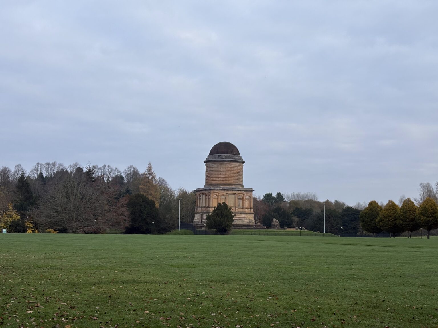Hamilton Scotland Travel Guide: A Cozy Autumn Cat-Sit Adventure